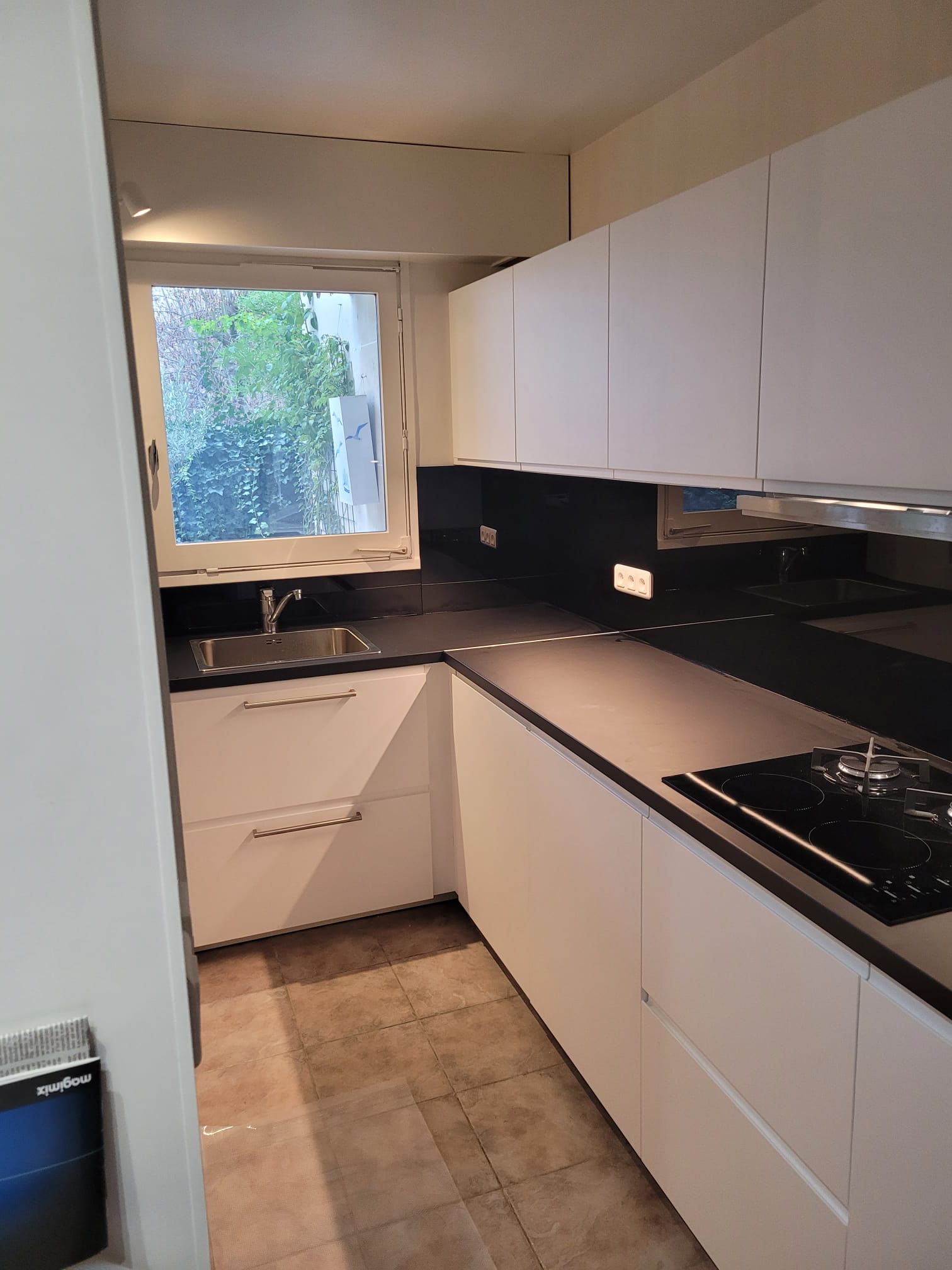 Crédence en verre trempé - Verres et Miroirs en Seine - miroiterie